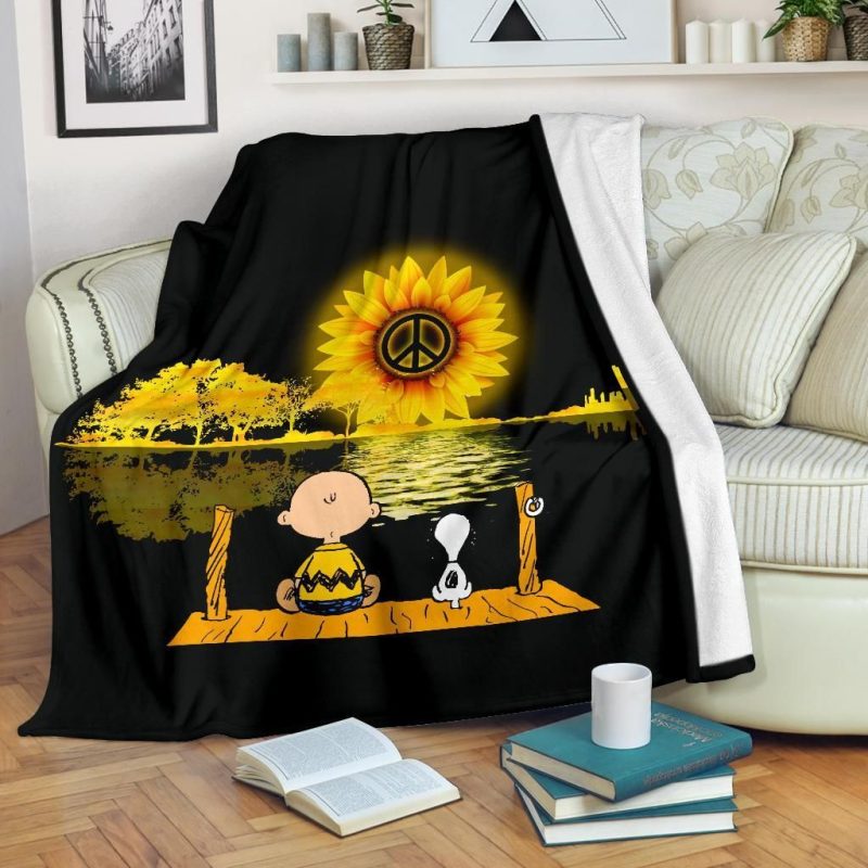 CHARLIE BROWN AND SNOOPY HIPPIE SUNFLOWER FLEECE BLANKET, PREMIUM COMFY ...